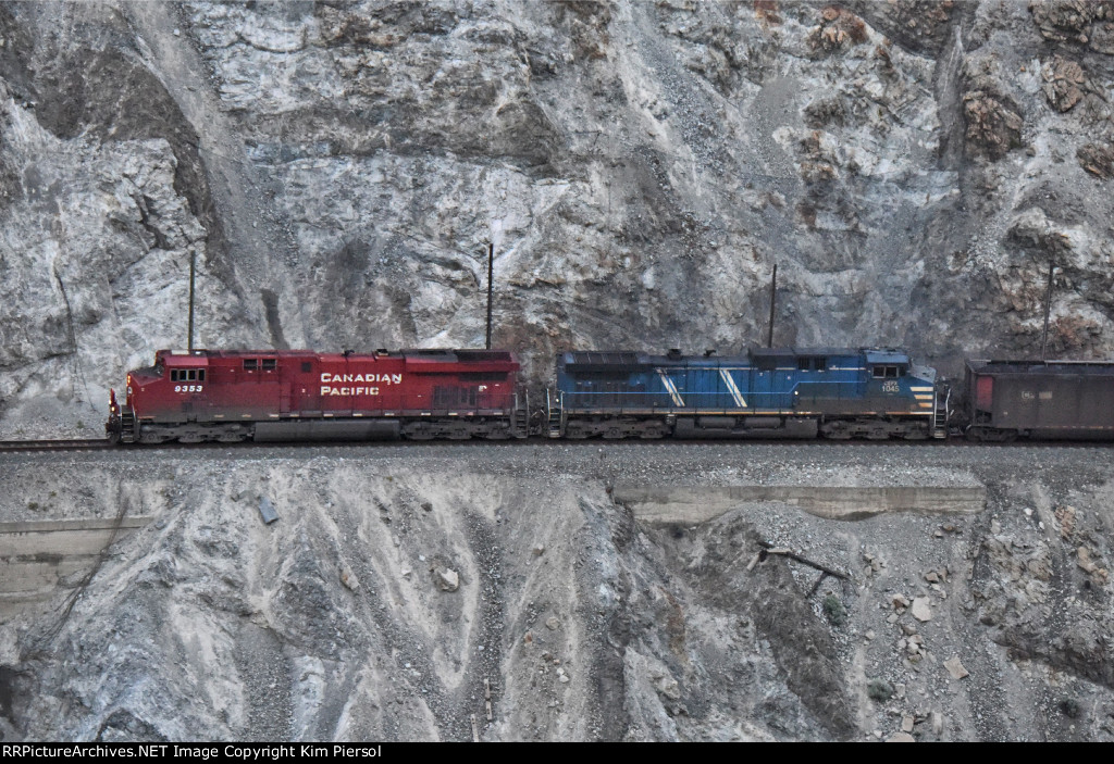 CP 9353 CEFX 1045 WB CN Ashcroft Sub
